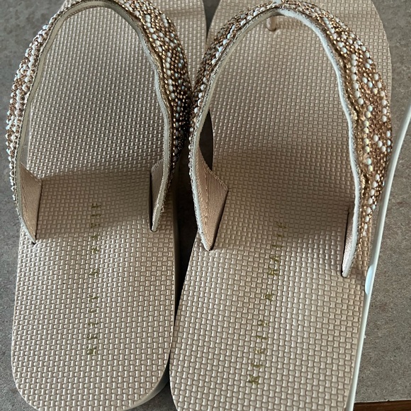Kelly & Katie | Shoes | Kelly Katie Tan Sandals With Sparkling Accents ...